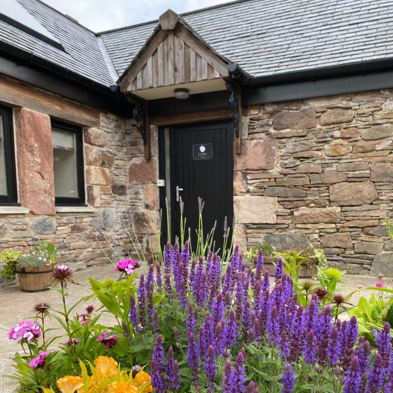 Luxury dog-friendly self-catering in the highlands of Scotland